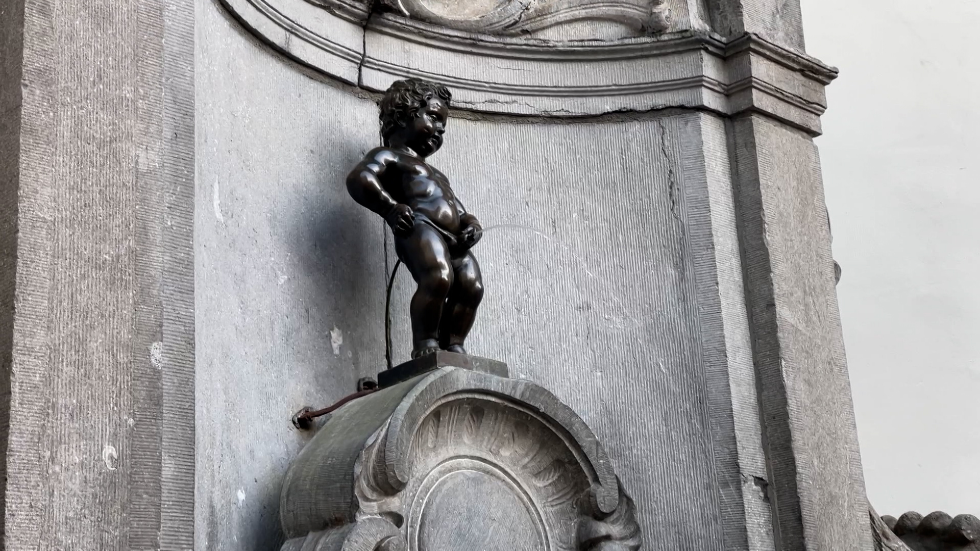 Bit of Belgium: Manikken Pis - Teen Kids News