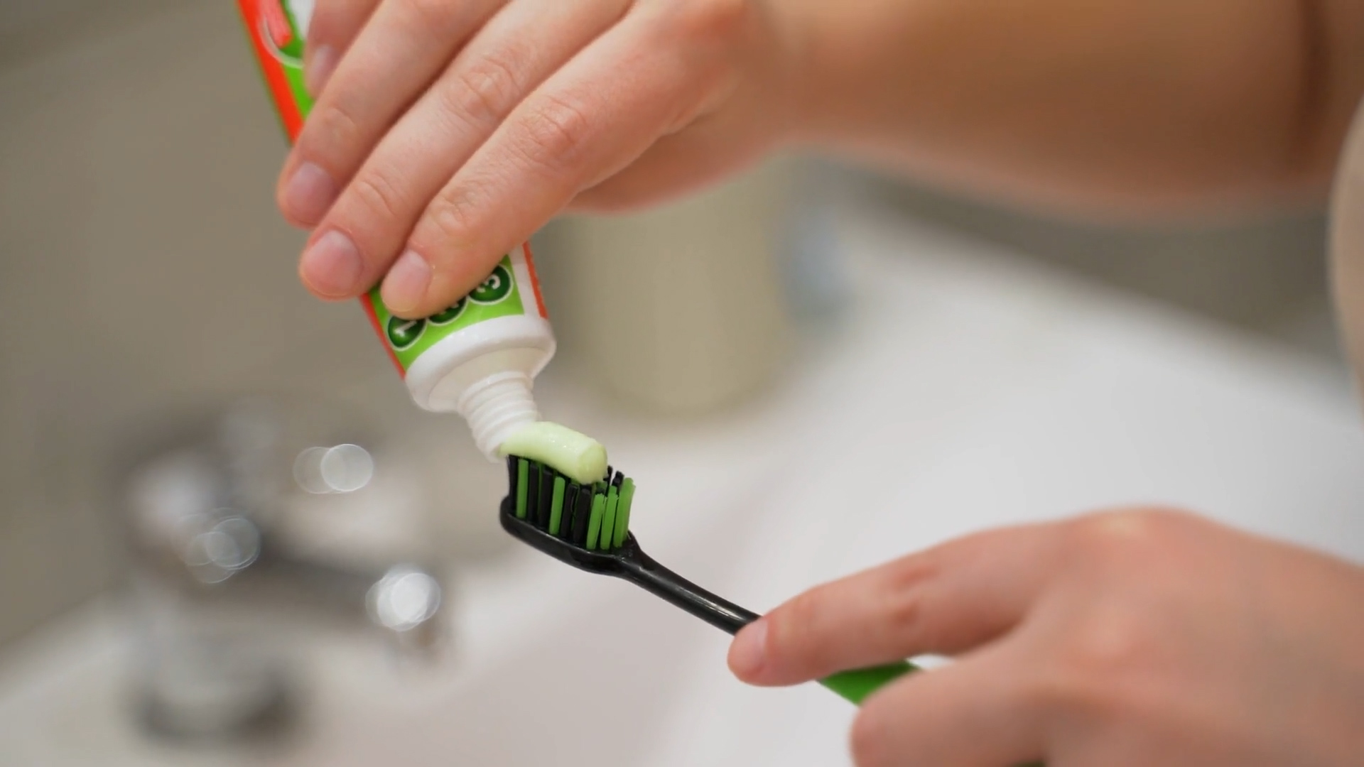 Toothpaste for Acne!? - Teen Kids News